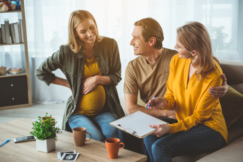 Was passiert bei einer Leihmutterschaft? - Babywunsch.com